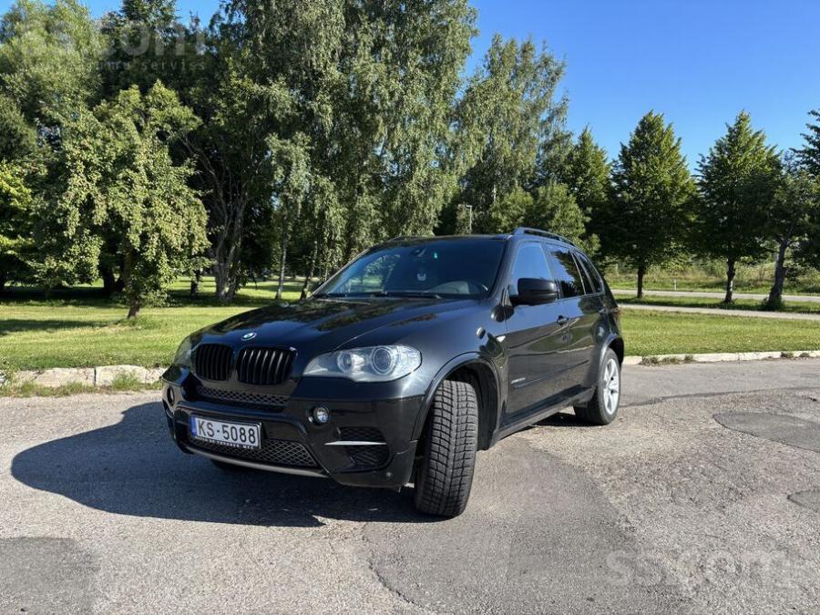 Melns BMW X5 2011 Liepāja, ar dzinēja tilpumu 3.00 L un nobraukumu 311 tūkst. km par 8500 €, foto 1 vietnē AUTOMOTO.COM.LV