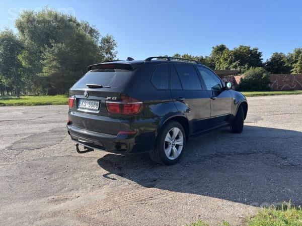 Melns BMW X5 2011 Liepāja, ar dzinēja tilpumu 3.00 L un nobraukumu 311 tūkst. km par 8500 €, foto 5 vietnē AUTOMOTO.COM.LV