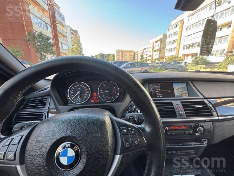 Melns BMW X5 2011 Liepāja, ar dzinēja tilpumu 3.00 L un nobraukumu 311 tūkst. km par 8500 €, foto 7 vietnē AUTOMOTO.COM.LV
