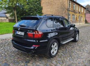 Black BMW X5 2011 in Jelgava, with an engine capacity of 3.00 L and mileage of 0 thousand km for 8900 €, photo 4 on AUTOMOTO.COM.LV