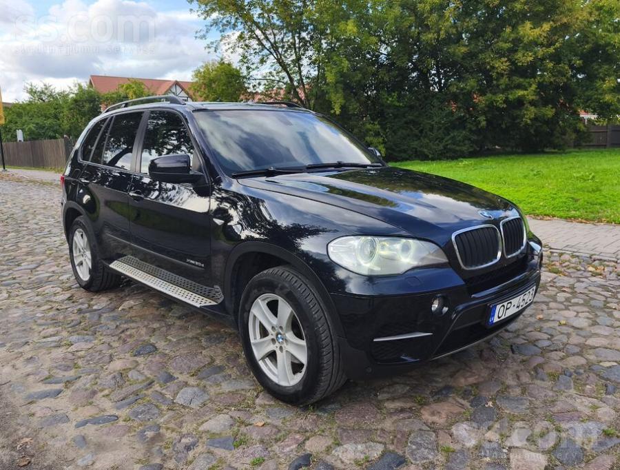 Black BMW X5 2011 in Jelgava, with an engine capacity of 3.00 L and mileage of 0 thousand km for 8900 €, photo 5 on AUTOMOTO.COM.LV