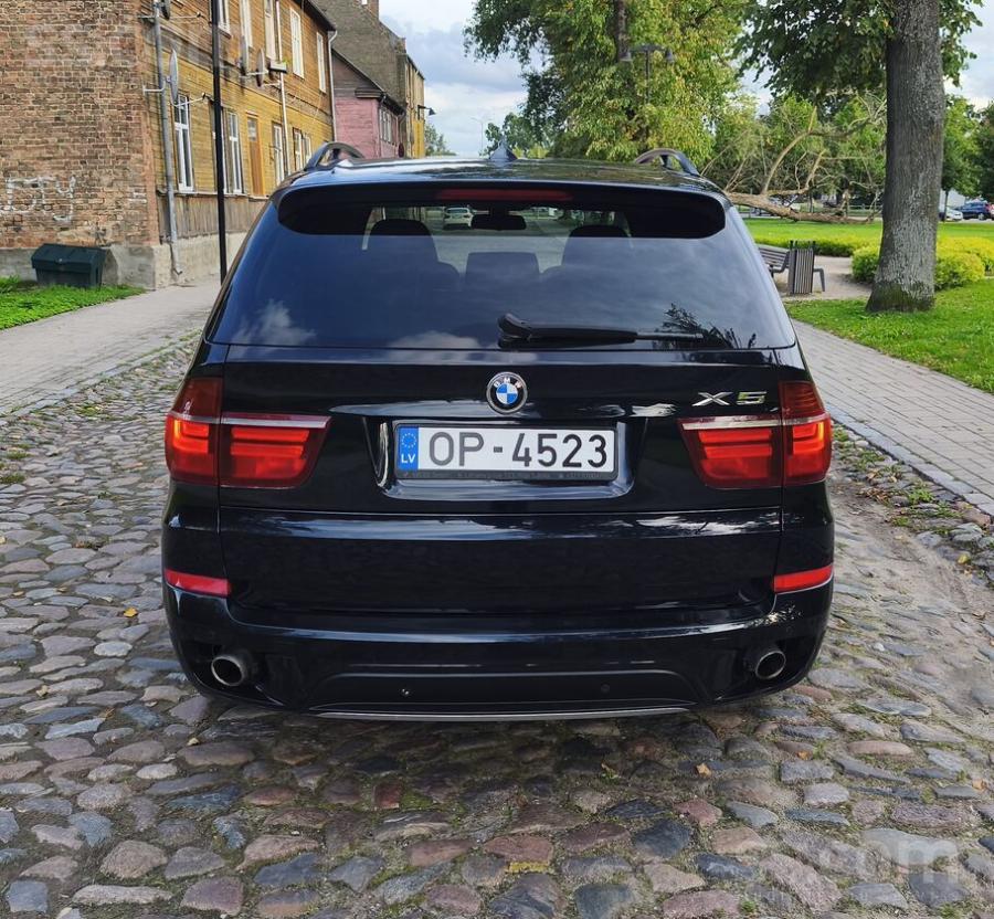 Black BMW X5 2011 in Jelgava, with an engine capacity of 3.00 L and mileage of 0 thousand km for 8900 €, photo 7 on AUTOMOTO.COM.LV
