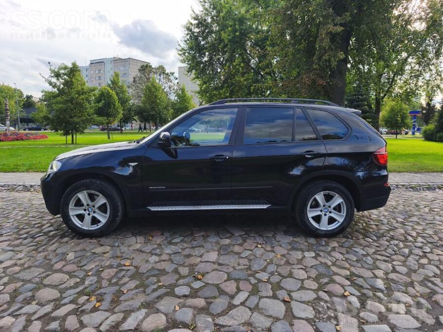 Black BMW X5 2011 in Jelgava, with an engine capacity of 3.00 L and mileage of 0 thousand km for 8900 €, photo 9 on AUTOMOTO.COM.LV