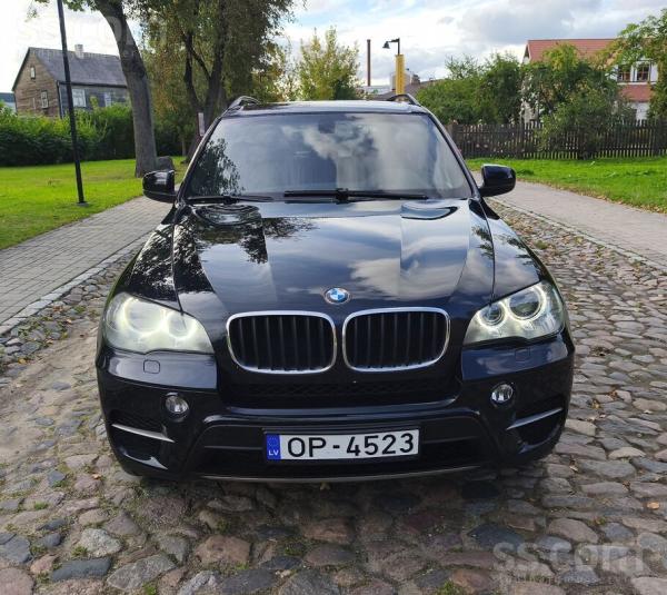 BMW X5 2011 Jelgava vietnē Melns BMW X5 2011 Jelgava, ar dzinēja tilpumu 3.00 L un nobraukumu 0 tūkst. km par 8900 €, foto 6 vietnē AUTOMOTO.COM.LV