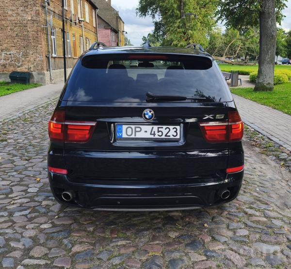 BMW X5 2011 Jelgava vietnē Melns BMW X5 2011 Jelgava, ar dzinēja tilpumu 3.00 L un nobraukumu 0 tūkst. km par 8900 €, foto 7 vietnē AUTOMOTO.COM.LV