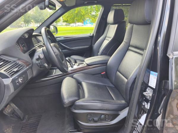 BMW X5 2011 Jelgava vietnē Melns BMW X5 2011 Jelgava, ar dzinēja tilpumu 3.00 L un nobraukumu 0 tūkst. km par 8900 €, foto 10 vietnē AUTOMOTO.COM.LV