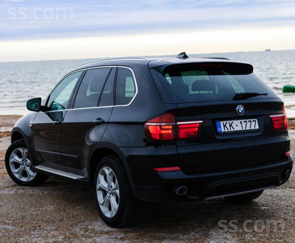 Melns BMW X5 2011 Liepāja, ar dzinēja tilpumu 3.00 L un nobraukumu 238 tūkst. km par 10500 €, foto 3 vietnē AUTOMOTO.COM.LV