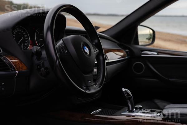 Melns BMW X5 2011 Liepāja, ar dzinēja tilpumu 3.00 L un nobraukumu 238 tūkst. km par 10500 €, foto 6 vietnē AUTOMOTO.COM.LV