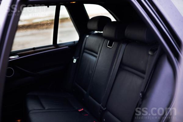 Melns BMW X5 2011 Liepāja, ar dzinēja tilpumu 3.00 L un nobraukumu 238 tūkst. km par 10500 €, foto 8 vietnē AUTOMOTO.COM.LV