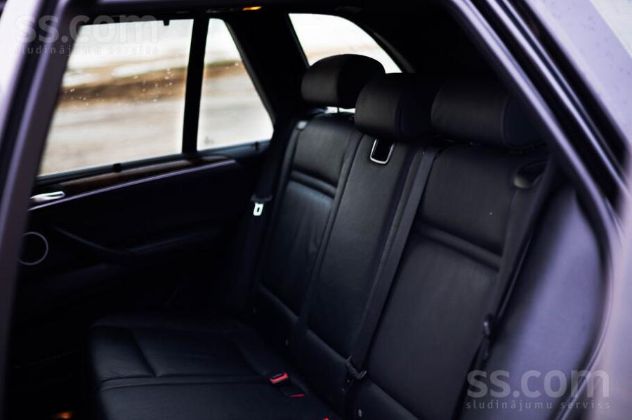Melns BMW X5 2011 Liepāja, ar dzinēja tilpumu 3.00 L un nobraukumu 238 tūkst. km par 10500 €, foto 8 vietnē AUTOMOTO.COM.LV