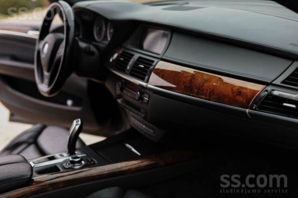 БМВ Х5 2011 в Лиепая на AUTOMOTO.COM.LV Черный БМВ Х5 2011 в Лиепая, объемом двигателя 3.00 л и пробегом 238 тыс. км за 10500 €, фото 7 на AUTOMOTO.COM.LV