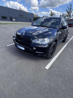 Melns BMW X5 2011 Telšiai, ar dzinēja tilpumu 2.99 L un nobraukumu 250 tūkst. km par 8900 €, foto  vietnē AUTOMOTO.COM.LV