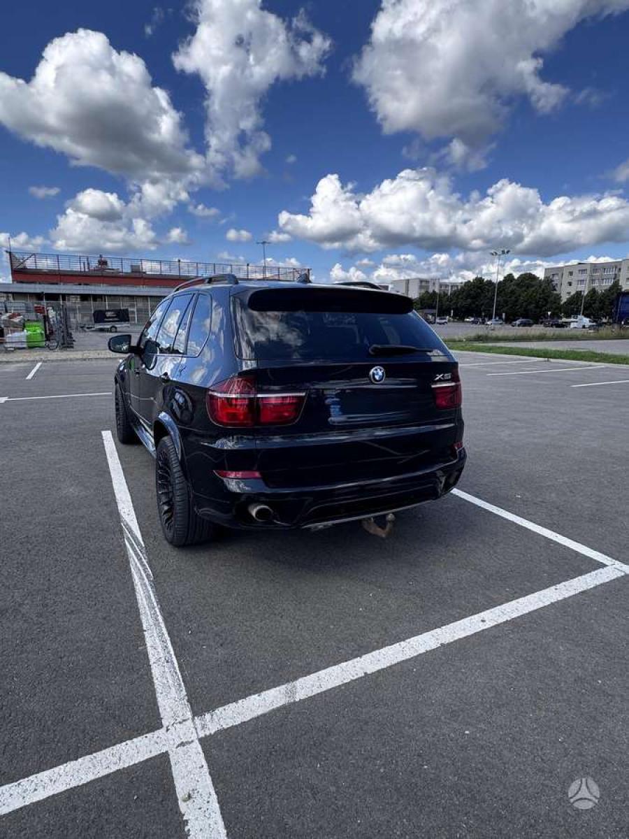 Melns BMW X5 2011 Telšiai, ar dzinēja tilpumu 2.99 L un nobraukumu 250 tūkst. km par 8900 €, foto 4 vietnē AUTOMOTO.COM.LV