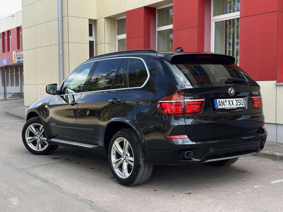 Melns BMW X5 2011 Kėdainiai, ar dzinēja tilpumu 2.99 L un nobraukumu 284 tūkst. km par 11900 €, foto 4 vietnē AUTOMOTO.COM.LV