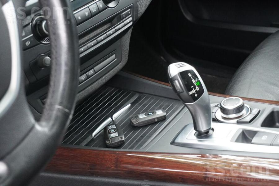 Melns BMW X5 2011 Rīga, ar dzinēja tilpumu 3.00 L un nobraukumu 247 tūkst. km par 11790 €, foto 25 vietnē AUTOMOTO.COM.LV