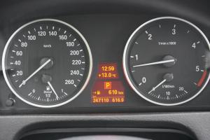 Black BMW X5 2011 in Riga, with an engine capacity of 3.00 L and mileage of 247 thousand km for 11790 €, photo 9 on AUTOMOTO.COM.LV