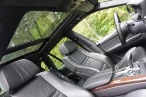 Black BMW X5 2011 in Riga, with an engine capacity of 3.00 L and mileage of 247 thousand km for 11790 €, photo 10 on AUTOMOTO.COM.LV