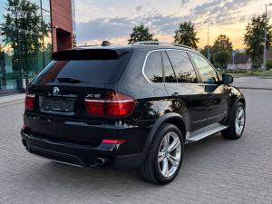 Melns BMW X5 2011 Utena, ar dzinēja tilpumu 3.00 L un nobraukumu 217 tūkst. km par 10500 €, foto 4 vietnē AUTOMOTO.COM.LV