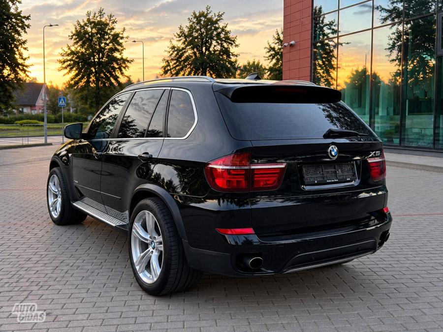 Melns BMW X5 2011 Utena, ar dzinēja tilpumu 3.00 L un nobraukumu 217 tūkst. km par 10500 €, foto 5 vietnē AUTOMOTO.COM.LV