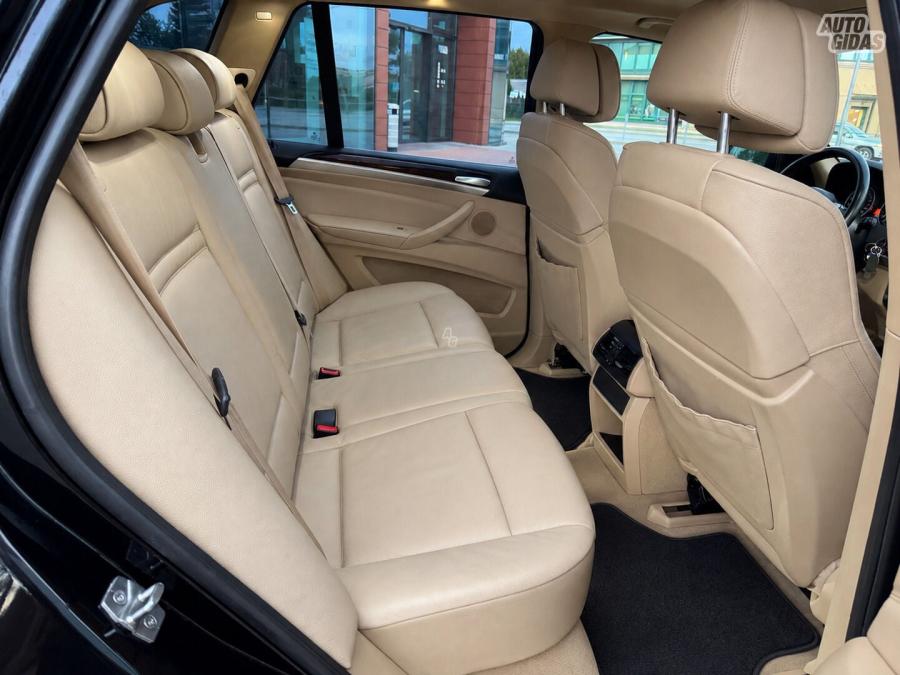 Melns BMW X5 2011 Utena, ar dzinēja tilpumu 3.00 L un nobraukumu 217 tūkst. km par 10500 €, foto 14 vietnē AUTOMOTO.COM.LV