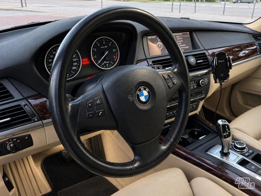 Melns BMW X5 2011 Utena, ar dzinēja tilpumu 3.00 L un nobraukumu 217 tūkst. km par 10500 €, foto 18 vietnē AUTOMOTO.COM.LV