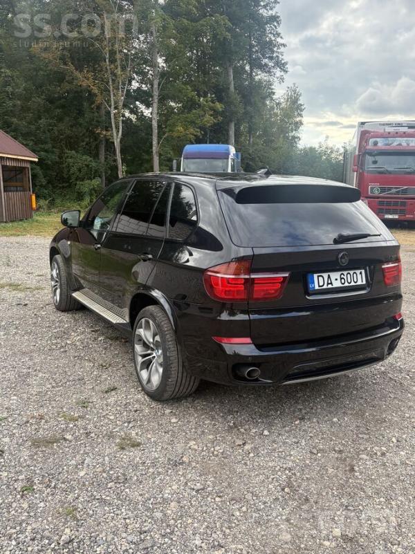 Melns BMW X5 2011 Ludza, ar dzinēja tilpumu 3.00 L un nobraukumu 435 tūkst. km par 12000 €, foto 4 vietnē AUTOMOTO.COM.LV