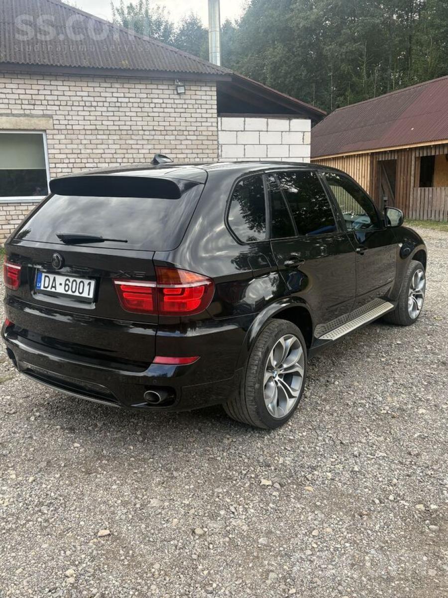 Melns BMW X5 2011 Ludza, ar dzinēja tilpumu 3.00 L un nobraukumu 435 tūkst. km par 12000 €, foto 5 vietnē AUTOMOTO.COM.LV