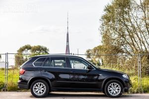 Melns BMW X5 2011 Rīga, ar dzinēja tilpumu 3.00 L un nobraukumu 300 tūkst. km par 11990 €, foto 6 vietnē AUTOMOTO.COM.LV