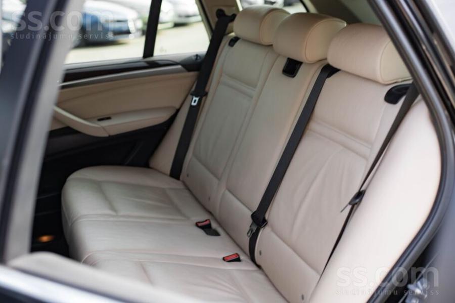 Melns BMW X5 2011 Rīga, ar dzinēja tilpumu 3.00 L un nobraukumu 300 tūkst. km par 11990 €, foto 11 vietnē AUTOMOTO.COM.LV