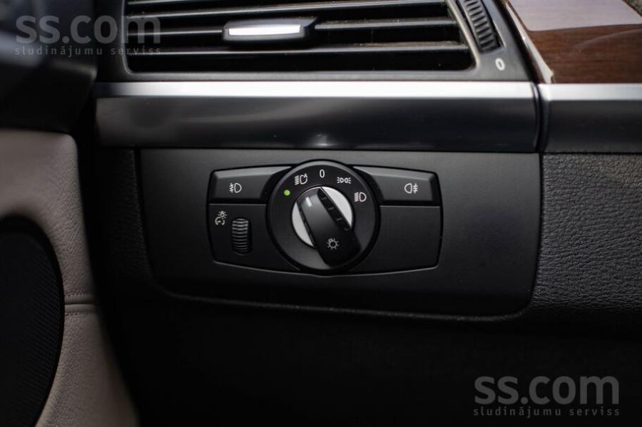 Melns BMW X5 2011 Rīga, ar dzinēja tilpumu 3.00 L un nobraukumu 300 tūkst. km par 11990 €, foto 18 vietnē AUTOMOTO.COM.LV