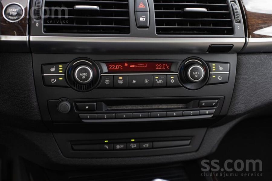 Melns BMW X5 2011 Rīga, ar dzinēja tilpumu 3.00 L un nobraukumu 300 tūkst. km par 11990 €, foto 28 vietnē AUTOMOTO.COM.LV