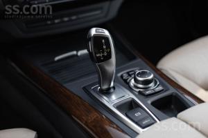 Melns BMW X5 2011 Rīga, ar dzinēja tilpumu 3.00 L un nobraukumu 300 tūkst. km par 11990 €, foto 29 vietnē AUTOMOTO.COM.LV