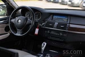 Melns BMW X5 2011 Rīga, ar dzinēja tilpumu 3.00 L un nobraukumu 300 tūkst. km par 11990 €, foto 30 vietnē AUTOMOTO.COM.LV