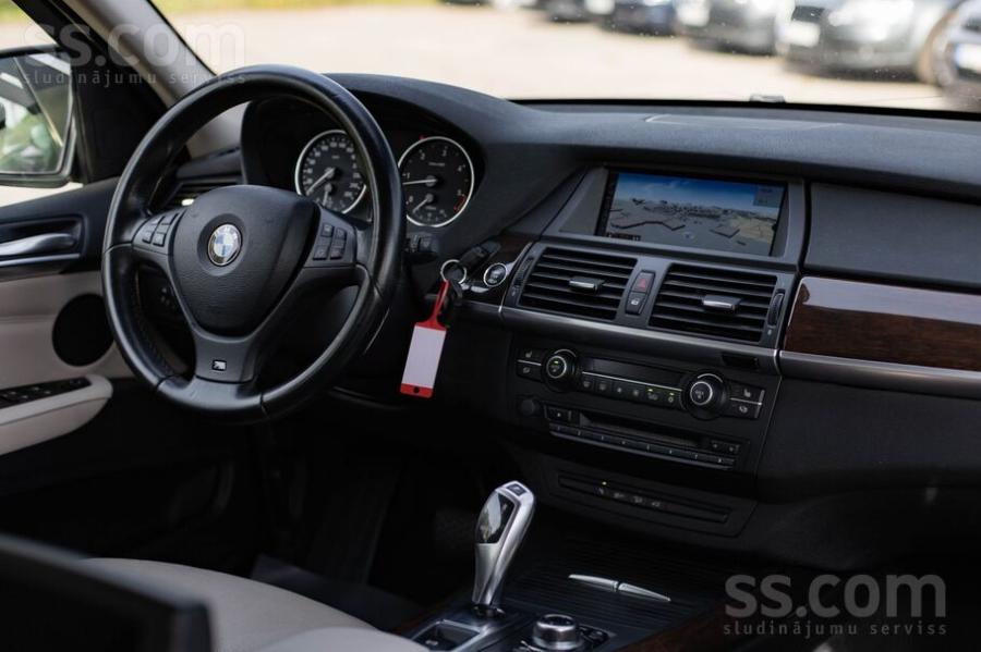 Melns BMW X5 2011 Rīga, ar dzinēja tilpumu 3.00 L un nobraukumu 300 tūkst. km par 11990 €, foto 30 vietnē AUTOMOTO.COM.LV