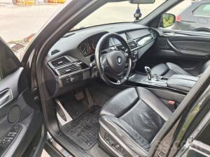 Melns BMW X5 2011 Jelgava, ar dzinēja tilpumu 3.00 L un nobraukumu 367 tūkst. km par 10500 €, foto 9 vietnē AUTOMOTO.COM.LV