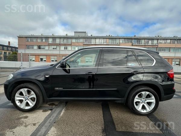 BMW X5 2011 RÄ«ga vietnÄ Melns BMW X5 2011 RÄ«ga, ar dzinÄja tilpumu 3.00 L un nobraukumu 282 tÅ«kst. km par 11200 ā¬, foto 5 vietnÄ AUTOMOTO.COM.LV