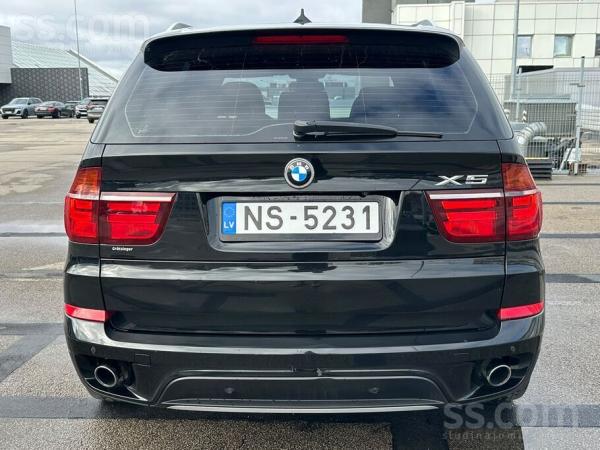BMW X5 2011 RÄ«ga vietnÄ Melns BMW X5 2011 RÄ«ga, ar dzinÄja tilpumu 3.00 L un nobraukumu 282 tÅ«kst. km par 11200 ā¬, foto 7 vietnÄ AUTOMOTO.COM.LV