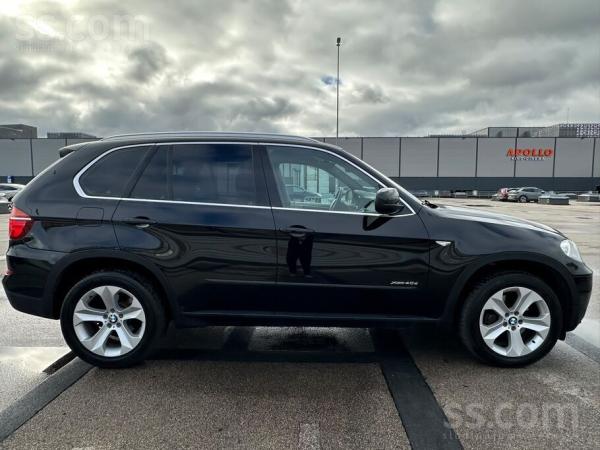 BMW X5 2011 RÄ«ga vietnÄ Melns BMW X5 2011 RÄ«ga, ar dzinÄja tilpumu 3.00 L un nobraukumu 282 tÅ«kst. km par 11200 ā¬, foto 9 vietnÄ AUTOMOTO.COM.LV