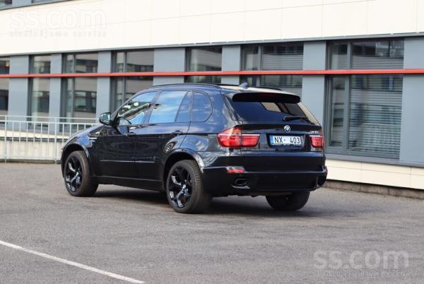 BMW X5 2011 RÄ«ga vietnÄ Melns BMW X5 2011 RÄ«ga, ar dzinÄja tilpumu 3.00 L un nobraukumu 238 tÅ«kst. km par 12980 ā¬, foto 5 vietnÄ AUTOMOTO.COM.LV