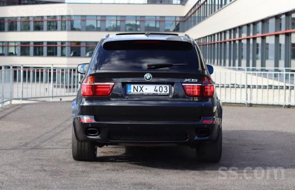 BMW X5 2011 RÄ«ga vietnÄ Melns BMW X5 2011 RÄ«ga, ar dzinÄja tilpumu 3.00 L un nobraukumu 238 tÅ«kst. km par 12980 ā¬, foto 6 vietnÄ AUTOMOTO.COM.LV