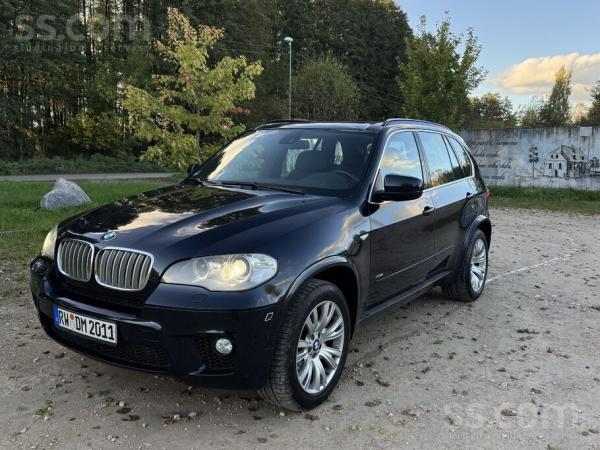 Black BMW X5 2011 in Riga, with an engine capacity of 3.00 L and mileage of 0 thousand km for 9900 €, photo 1 on AUTOMOTO.COM.LV