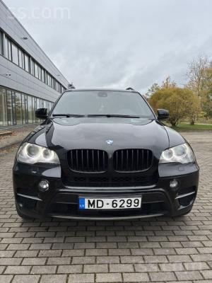 Melns BMW X5 2011 Tukums, ar dzinēja tilpumu 3.00 L un nobraukumu 309 tūkst. km par 13500 €, foto 1 vietnē AUTOMOTO.COM.LV