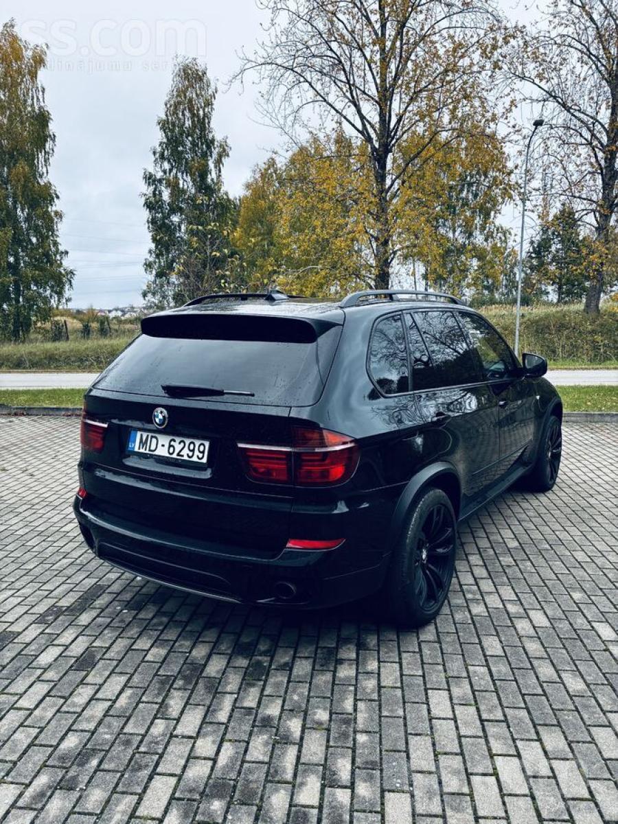 Melns BMW X5 2011 Tukums, ar dzinēja tilpumu 3.00 L un nobraukumu 309 tūkst. km par 13500 €, foto 6 vietnē AUTOMOTO.COM.LV