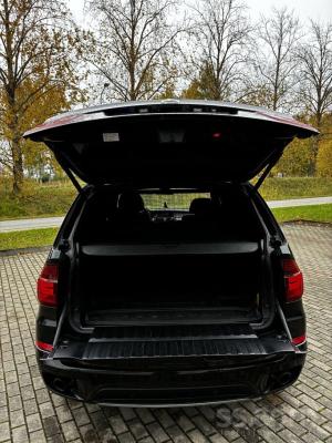 Melns BMW X5 2011 Tukums, ar dzinēja tilpumu 3.00 L un nobraukumu 309 tūkst. km par 13500 €, foto 13 vietnē AUTOMOTO.COM.LV