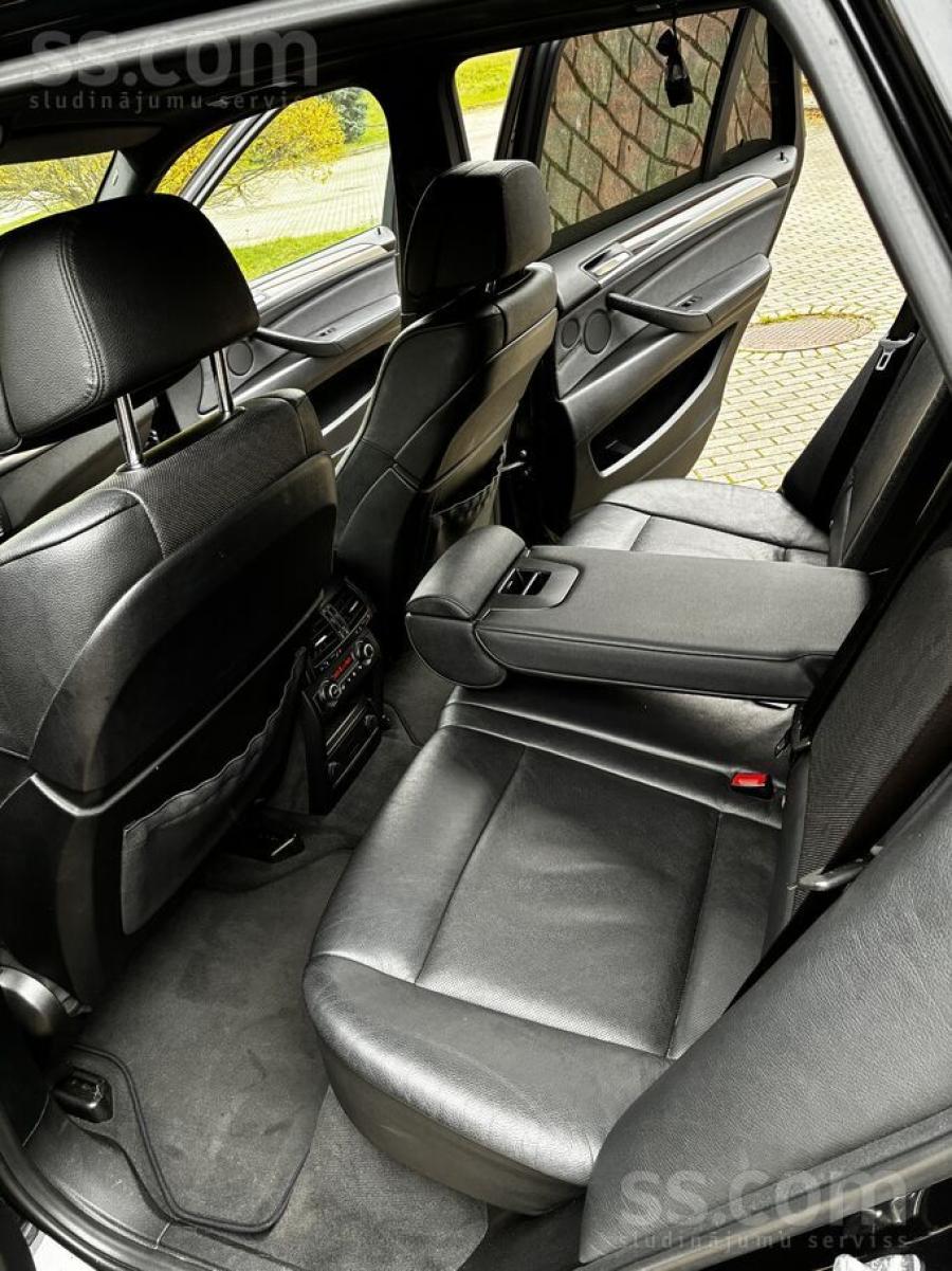 Melns BMW X5 2011 Tukums, ar dzinēja tilpumu 3.00 L un nobraukumu 309 tūkst. km par 13500 €, foto 16 vietnē AUTOMOTO.COM.LV