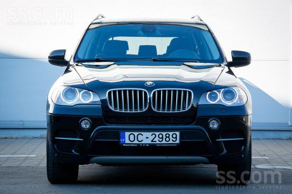 Melns BMW X5 2012 Rīga, ar dzinēja tilpumu 4.00 L un nobraukumu 279 tūkst. km par 24400 €, foto 1 vietnē AUTOMOTO.COM.LV