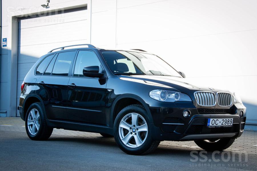Black BMW X5 2012 in Riga, with an engine capacity of 4.00 L and mileage of 279 thousand km for 24400 €, photo 11 on AUTOMOTO.COM.LV