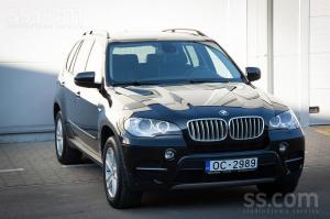 Black BMW X5 2012 in Riga, with an engine capacity of 4.00 L and mileage of 279 thousand km for 24400 €, photo 16 on AUTOMOTO.COM.LV