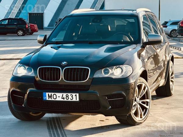 Black BMW X5 2012 in Riga, with an engine capacity of 3.00 L and mileage of 273 thousand km for 11500 €, photo 1 on AUTOMOTO.COM.LV