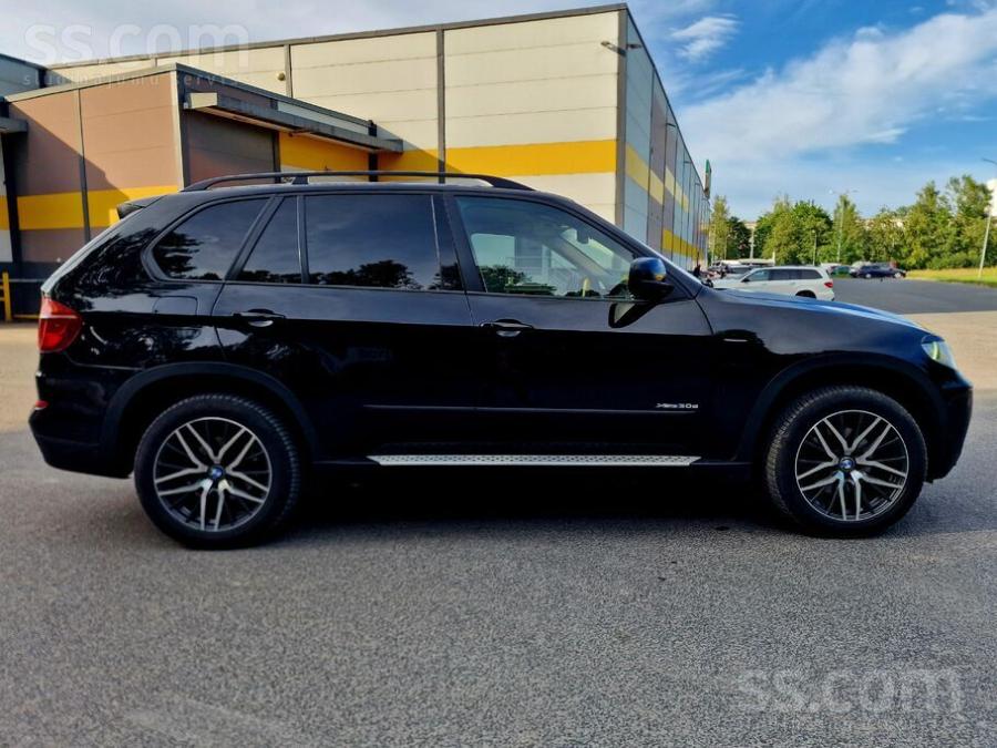 Melns BMW X5 2012 Rīga, ar dzinēja tilpumu 3.00 L un nobraukumu 220 tūkst. km par 10500 €, foto 1 vietnē AUTOMOTO.COM.LV